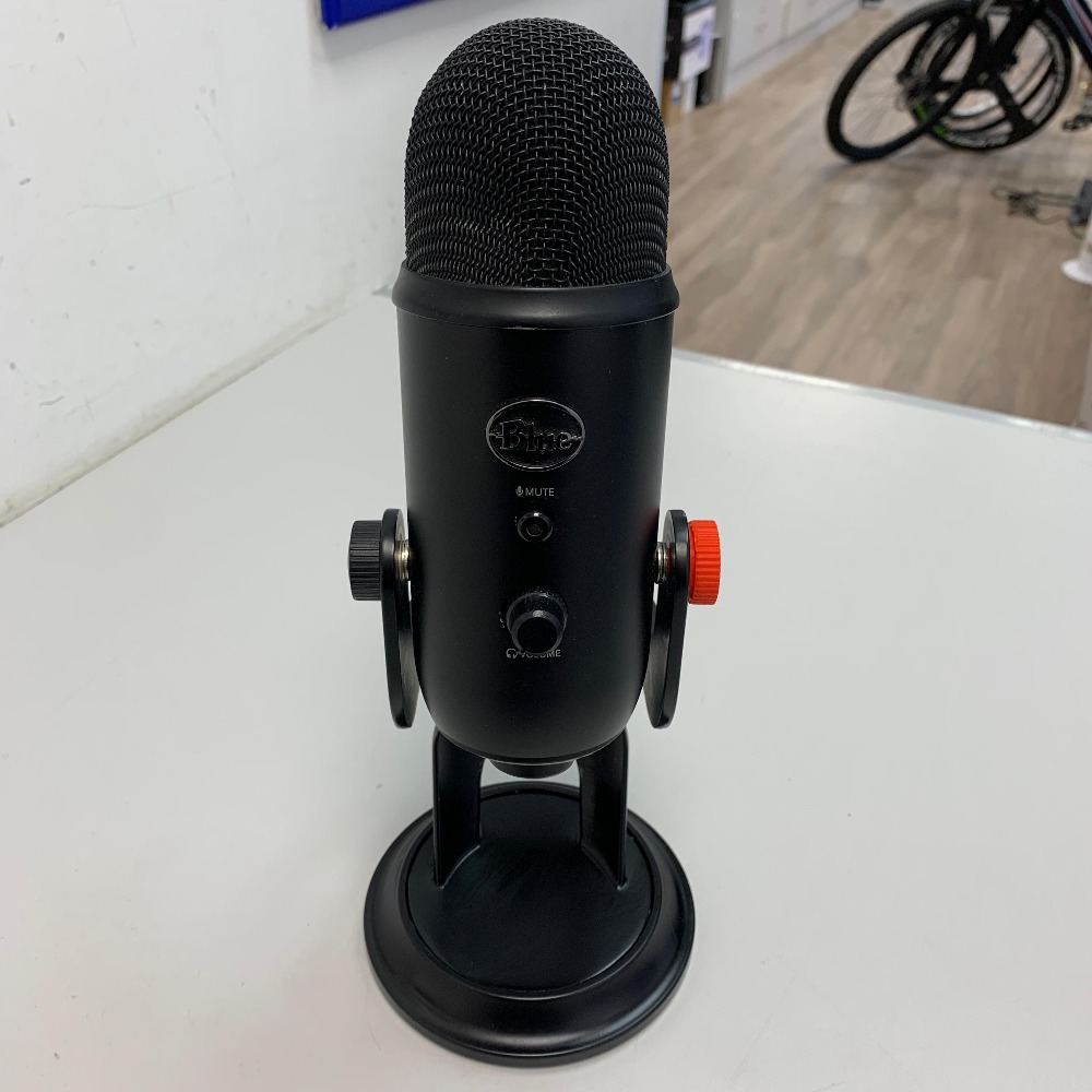 Pre-owned BLUE YETI STEREO MICROPHONE - Own4Less